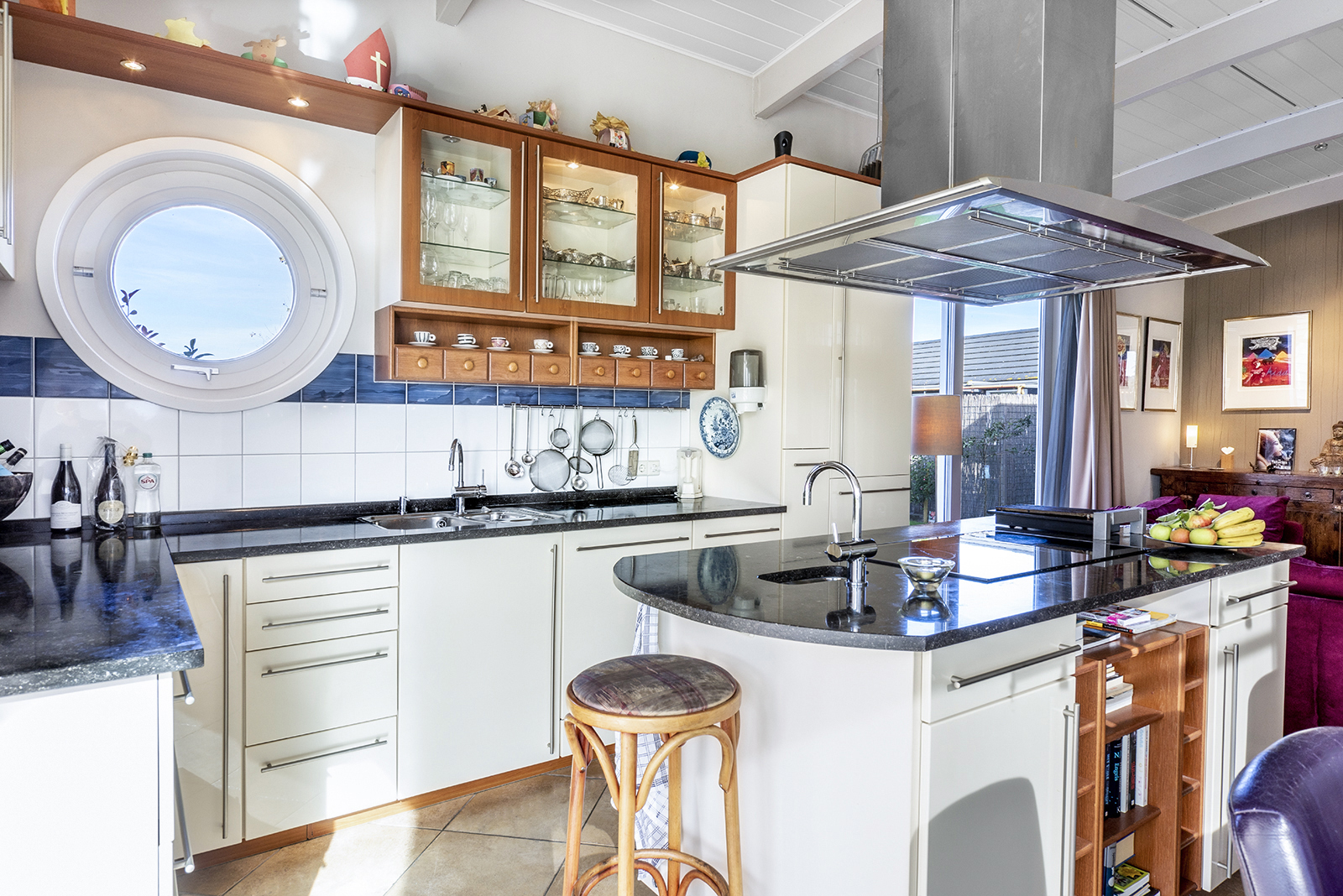 20 · Woonboot te Koop · Woonboot Verkopen · Woonboot Makelaar AWN