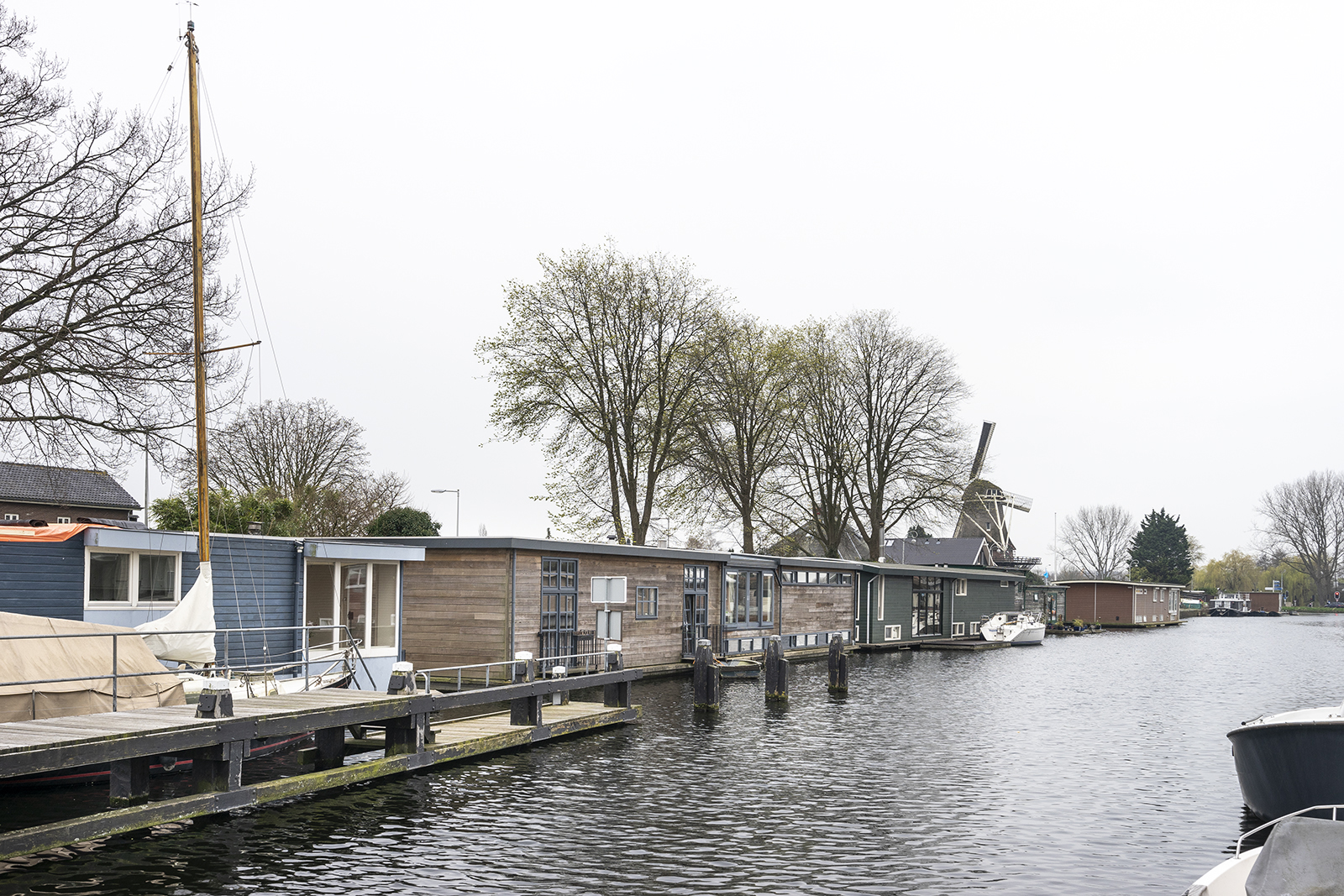 02 · Woonboot te Koop · Woonboot Verkopen · Woonboot Makelaar AWN