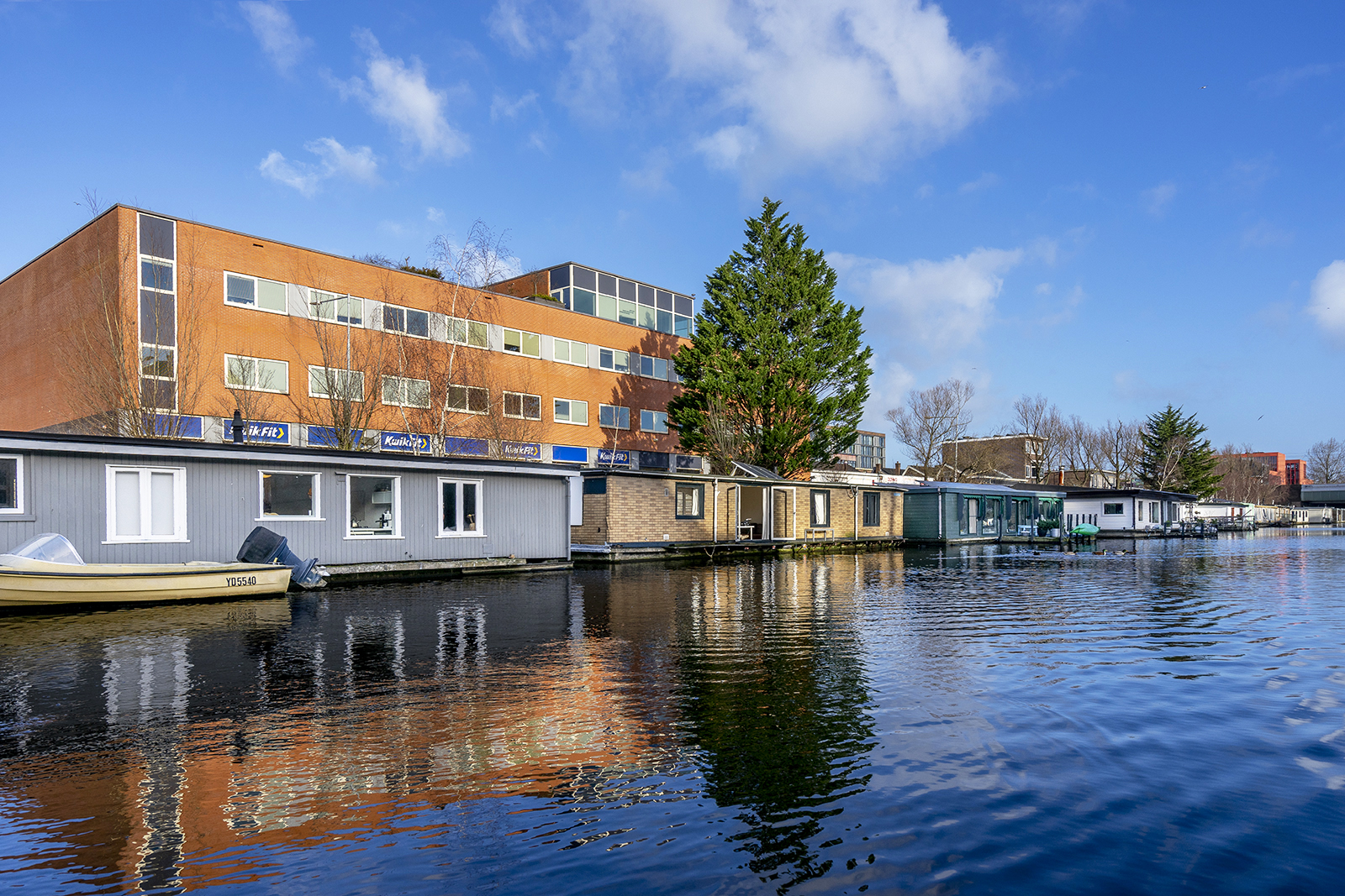 02 · Woonboot te Koop · Woonboot Verkopen · Woonboot Makelaar AWN