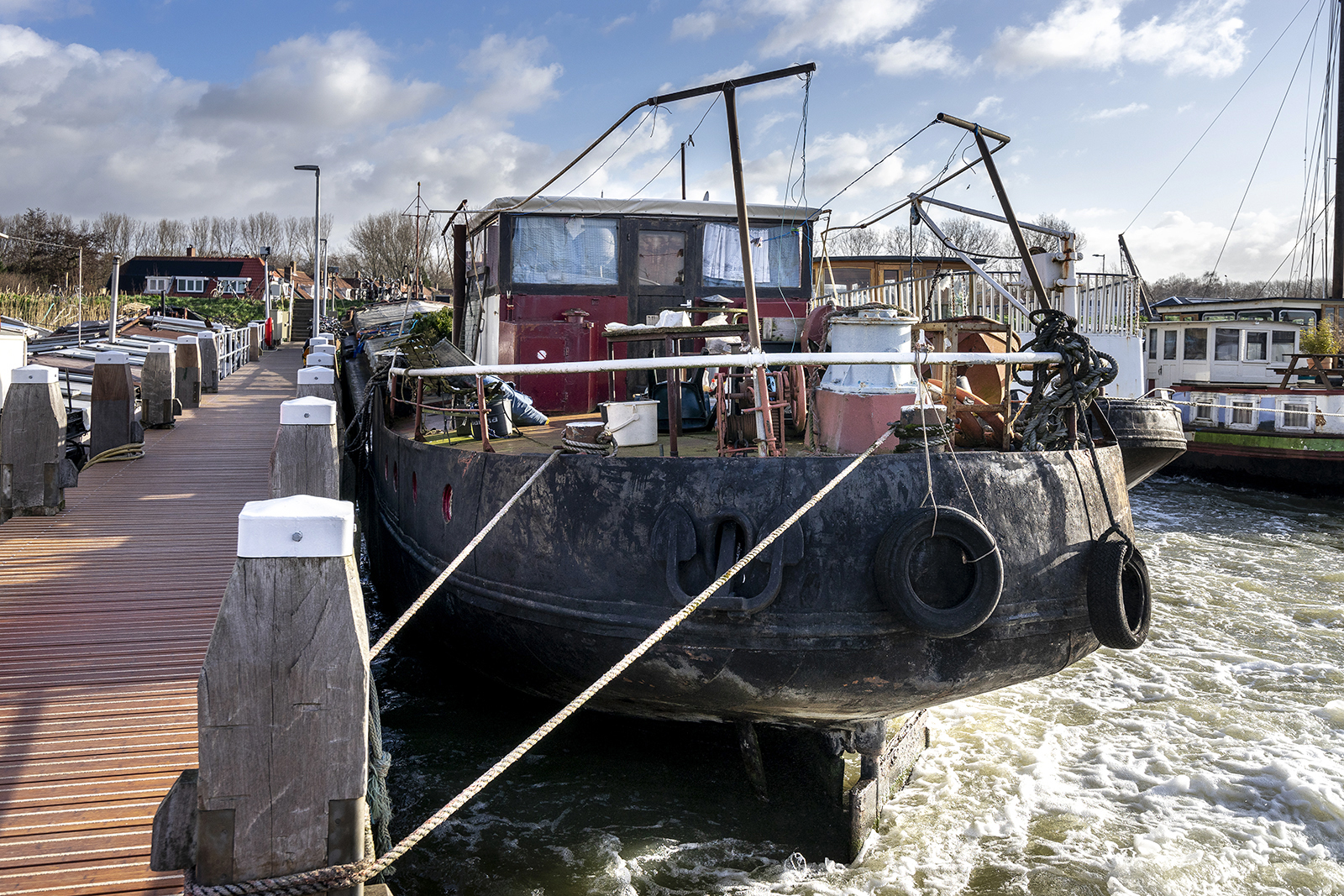 01 · Woonboot te Koop · Woonboot Verkopen · Woonboot Makelaar AWN