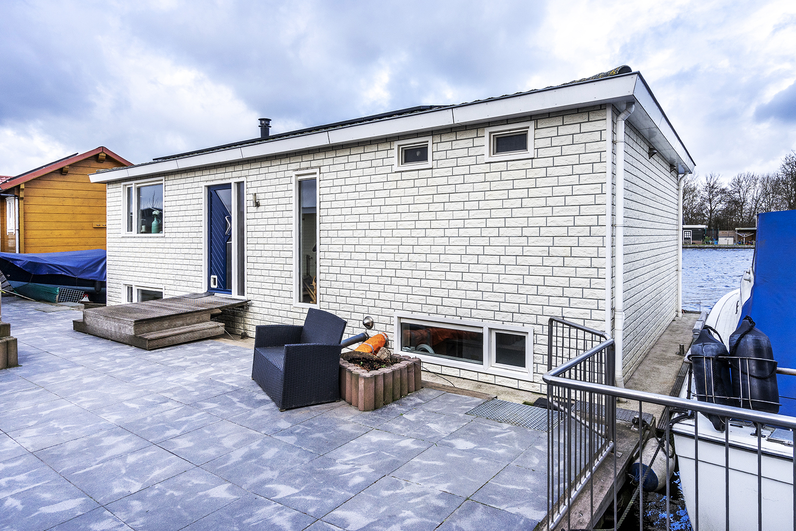 03 · Woonboot te Koop · Woonboot Verkopen · Woonboot Makelaar AWN