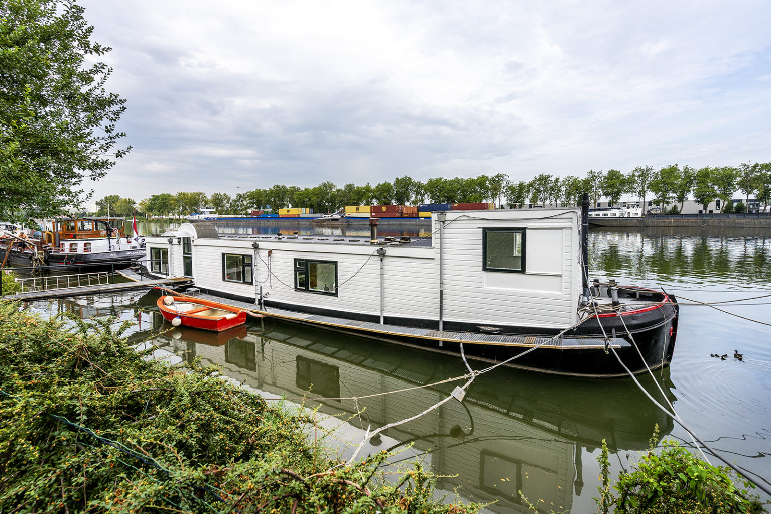 08 · Woonboot te Koop · Woonboot Verkopen · Woonboot Makelaar AWN